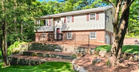 Sweet Barry Lakes home