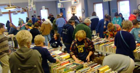 Sussex-Wantage Library plans book sale