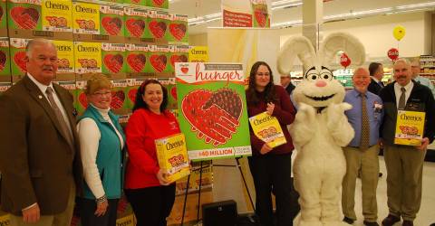 ShopRite workers honored as hunger-fighting heroes