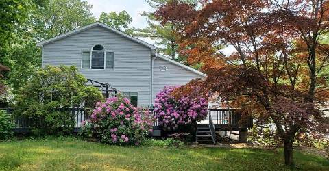 Unique lakeside house on Lake Wallkill