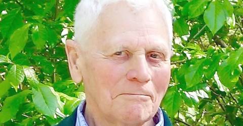 Dr. Douglas Gordon Potts