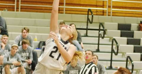 Wallkill Valley opens tournament with win