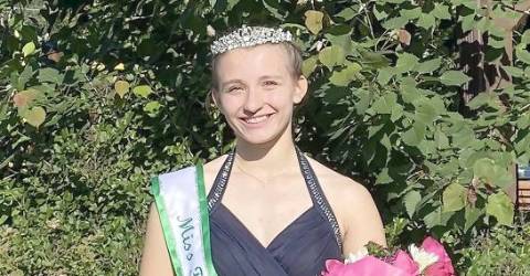 Rose Homentosky is crowned Miss Fredon