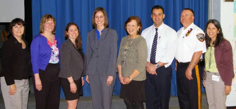 Representative from Washington comes to Vernon